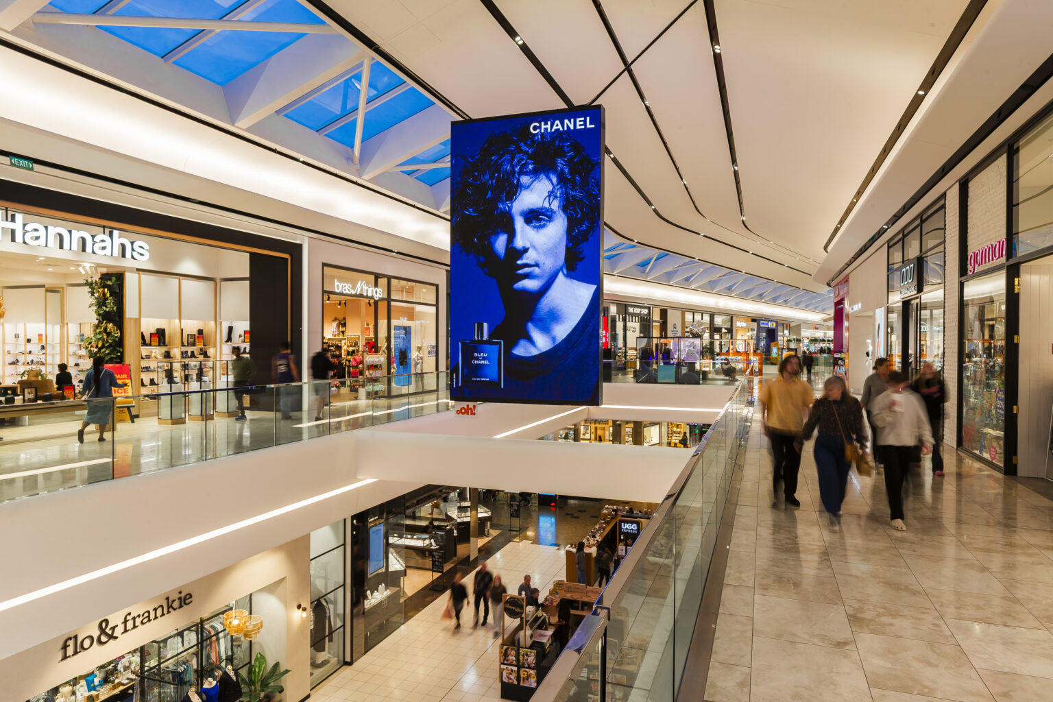 Retail Digital Large Format | oOh!media